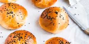 Brioche bol (hamburgerbroodjes recept) - Uit Paulines Keuken