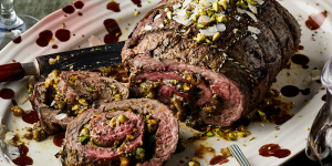 Bavette rollade uit de oven - met pistache-pesto - Uit Paulines Keuken