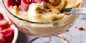 Sabayon met fruit en amaretti: makkelijk en feestelijk dessert